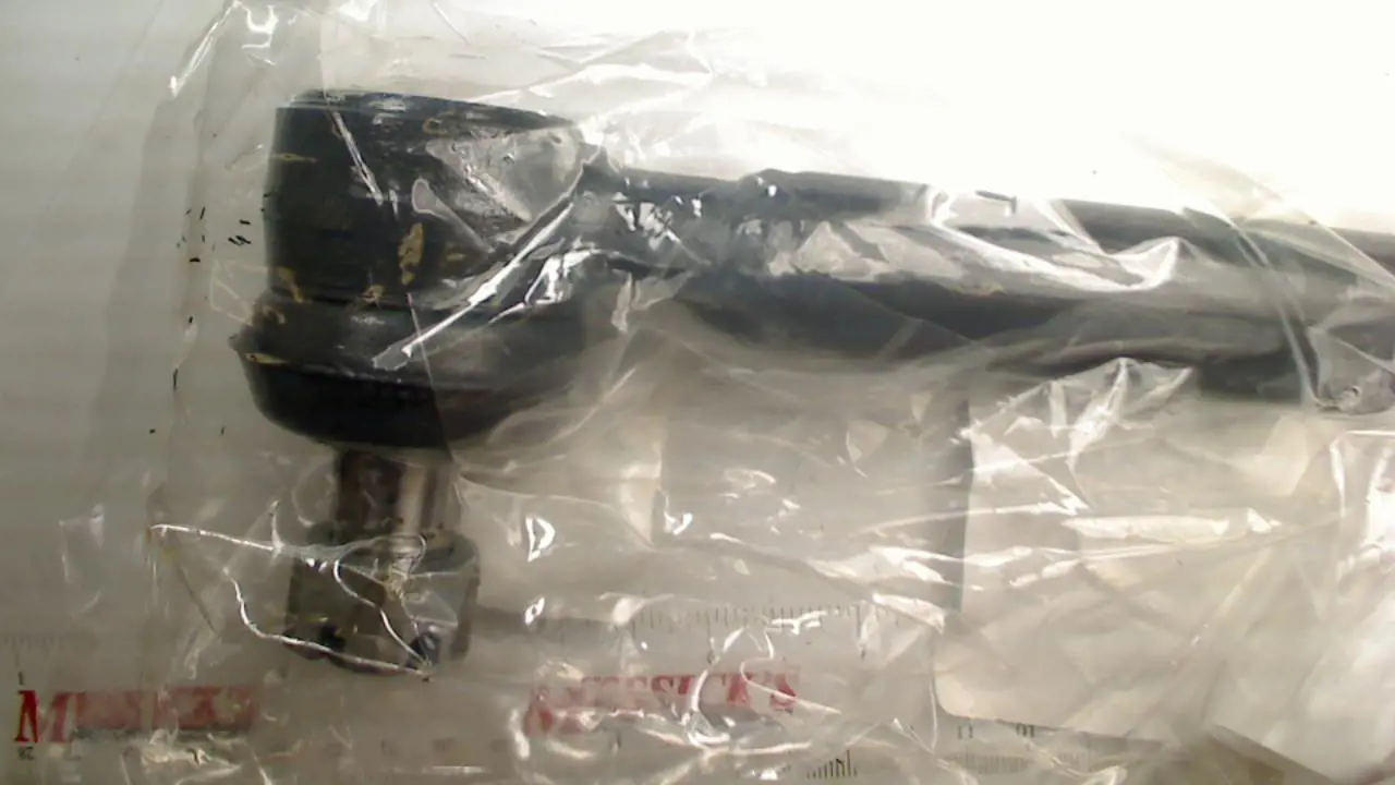 Kubota #3A022-62920 ROD, END