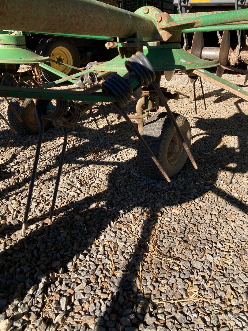 Used John Deere 752