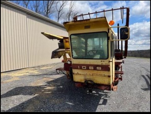 Used New Holland 1069