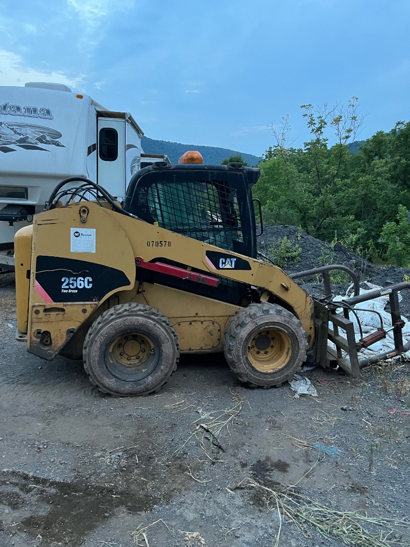 Used Caterpillar 256