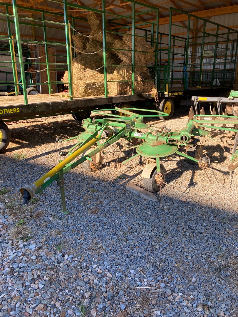 Used John Deere 752