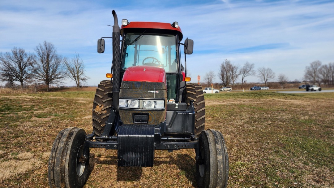 Used Case-IH Farmall 125A