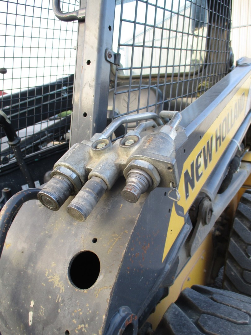 Used New Holland L218