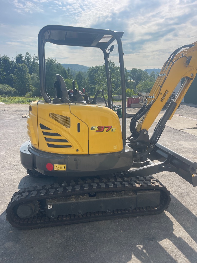 Used New Holland E37C