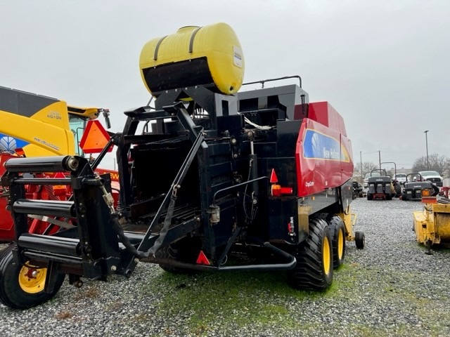 Used New Holland BB940A