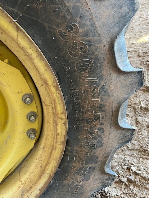 Used John Deere 7130