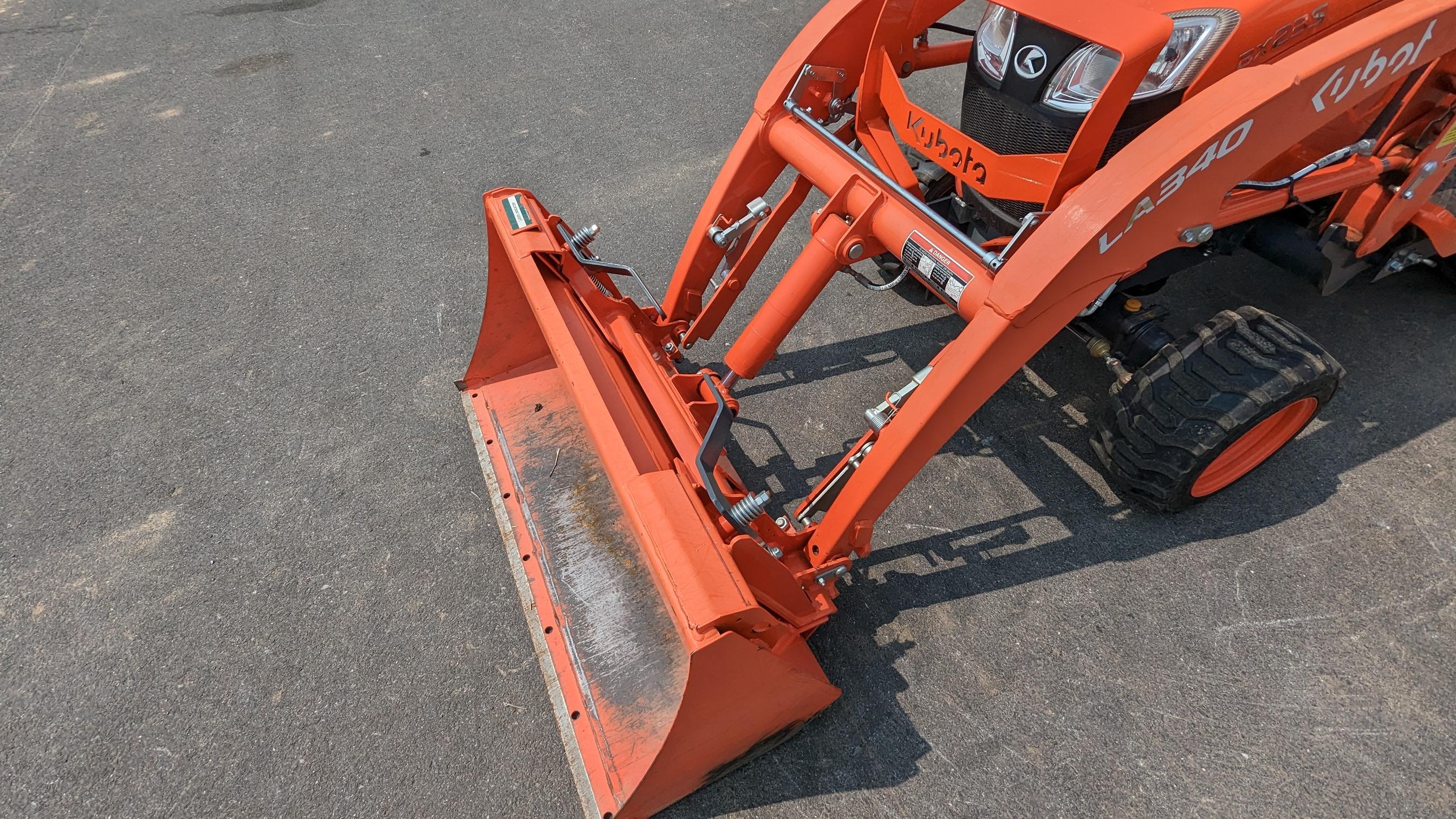 Used Kubota BX23SLSB-R14-1