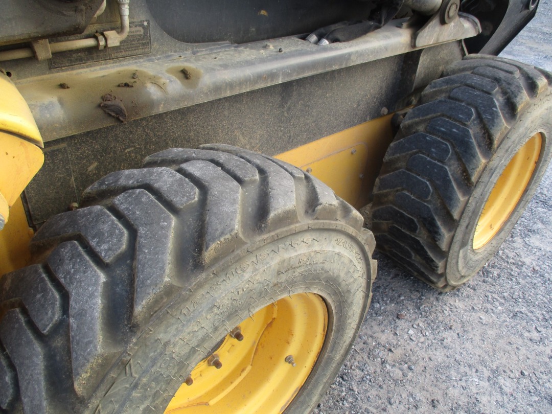 Used New Holland L218