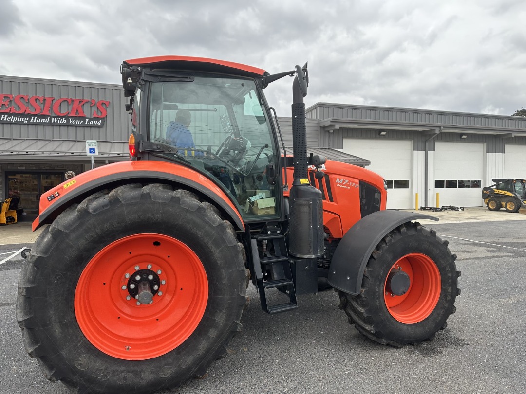 Used Kubota M7-172P