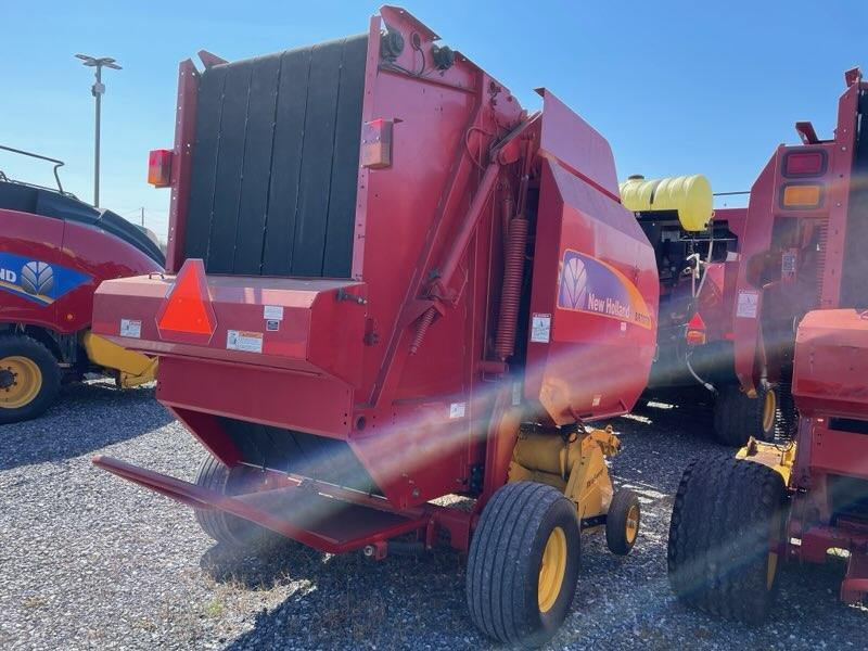Used New Holland BR7070