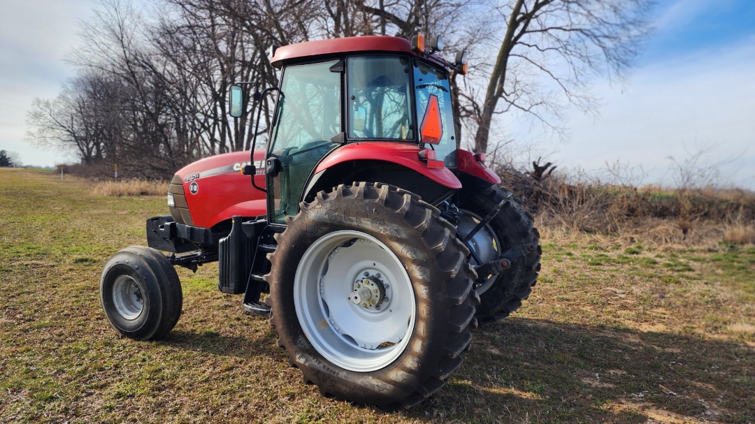 Used Case-IH Farmall 125A