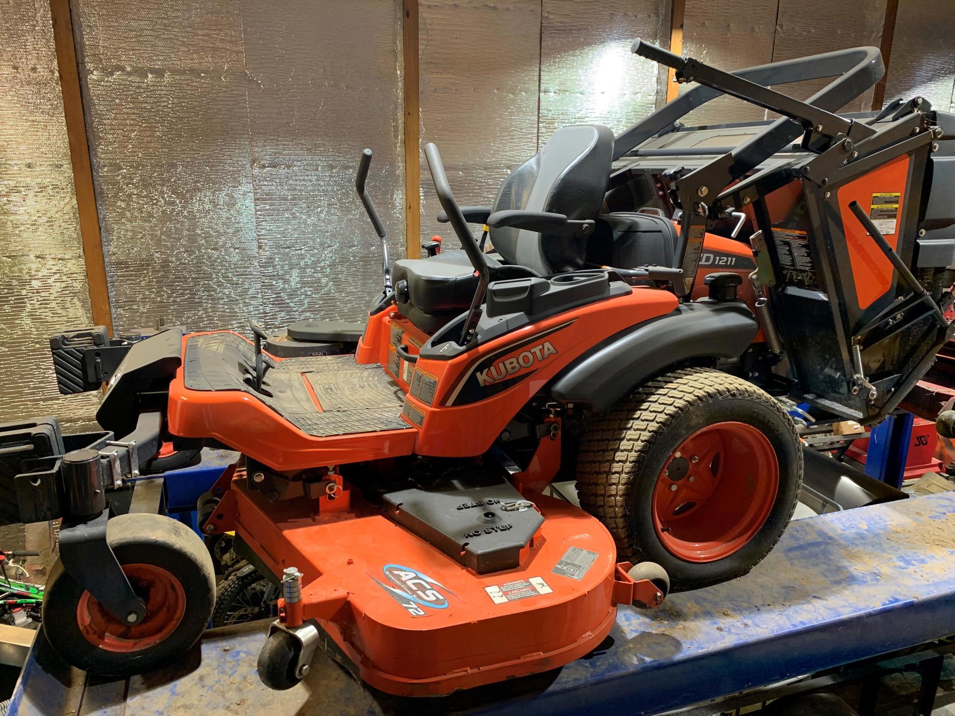 Used Kubota ZD1211L-72