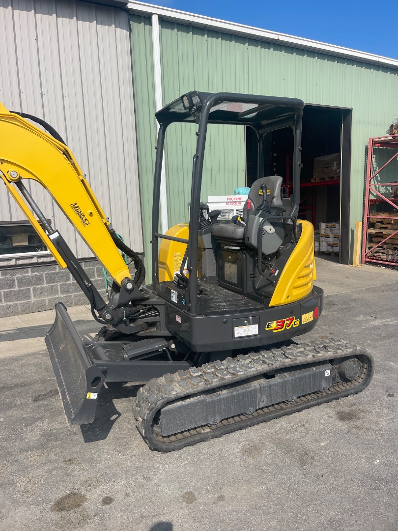 Used New Holland E37C